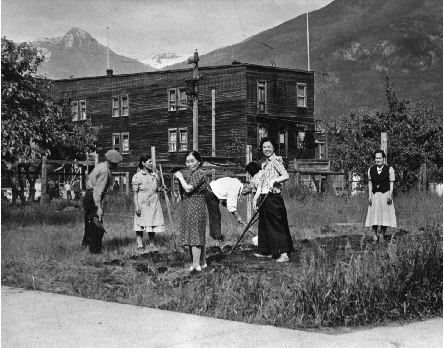 New Denver WWII internment-era building moved to be preserved - Canada Info