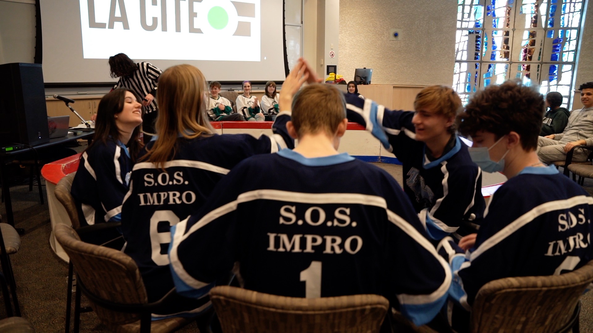 L’Impro CEPEO revient en force après quatre ans d’absence - Canada Info