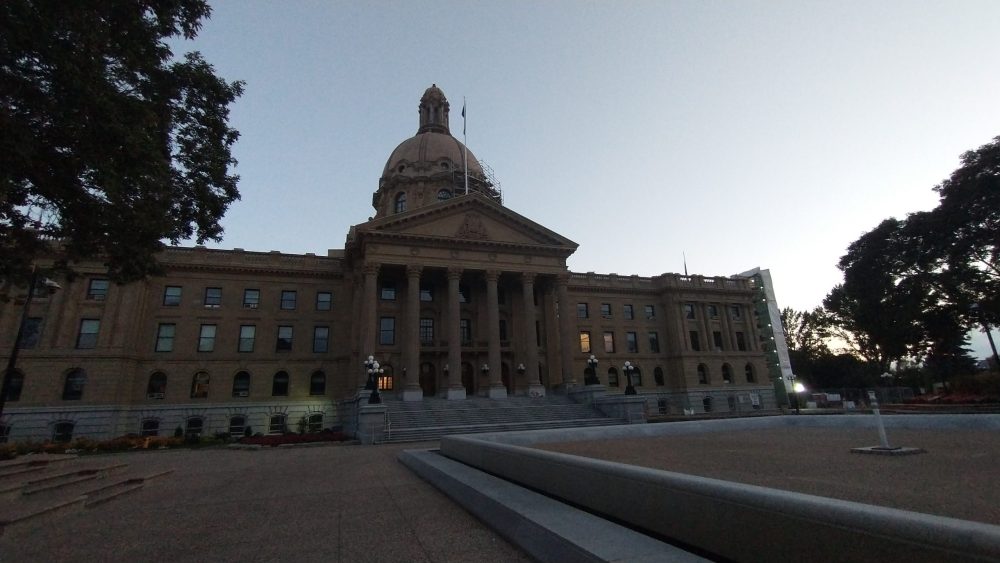 Budget 2023: un pari politique réussi pour Danielle Smith selon ...