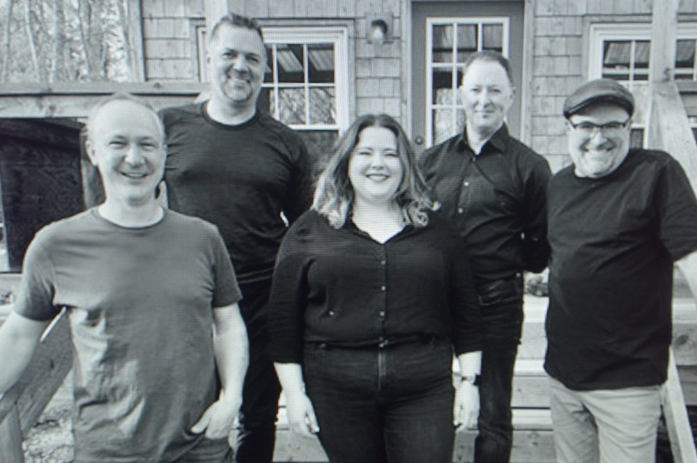 Le groupe acadien La Virée lance sa toute nouvelle chanson Cap Lumière ...