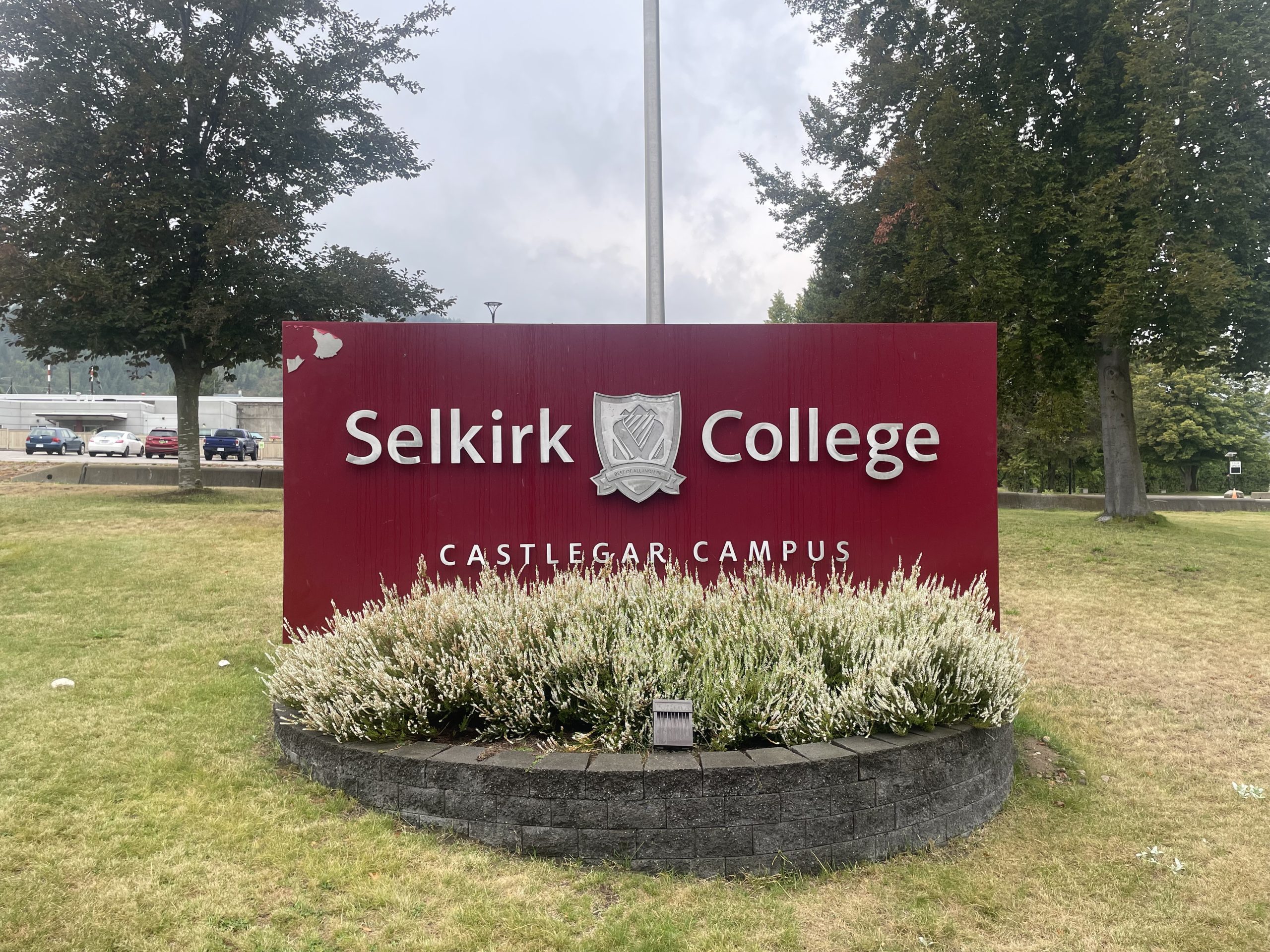 Selkirk College asks the community for help housing students - Canada Info