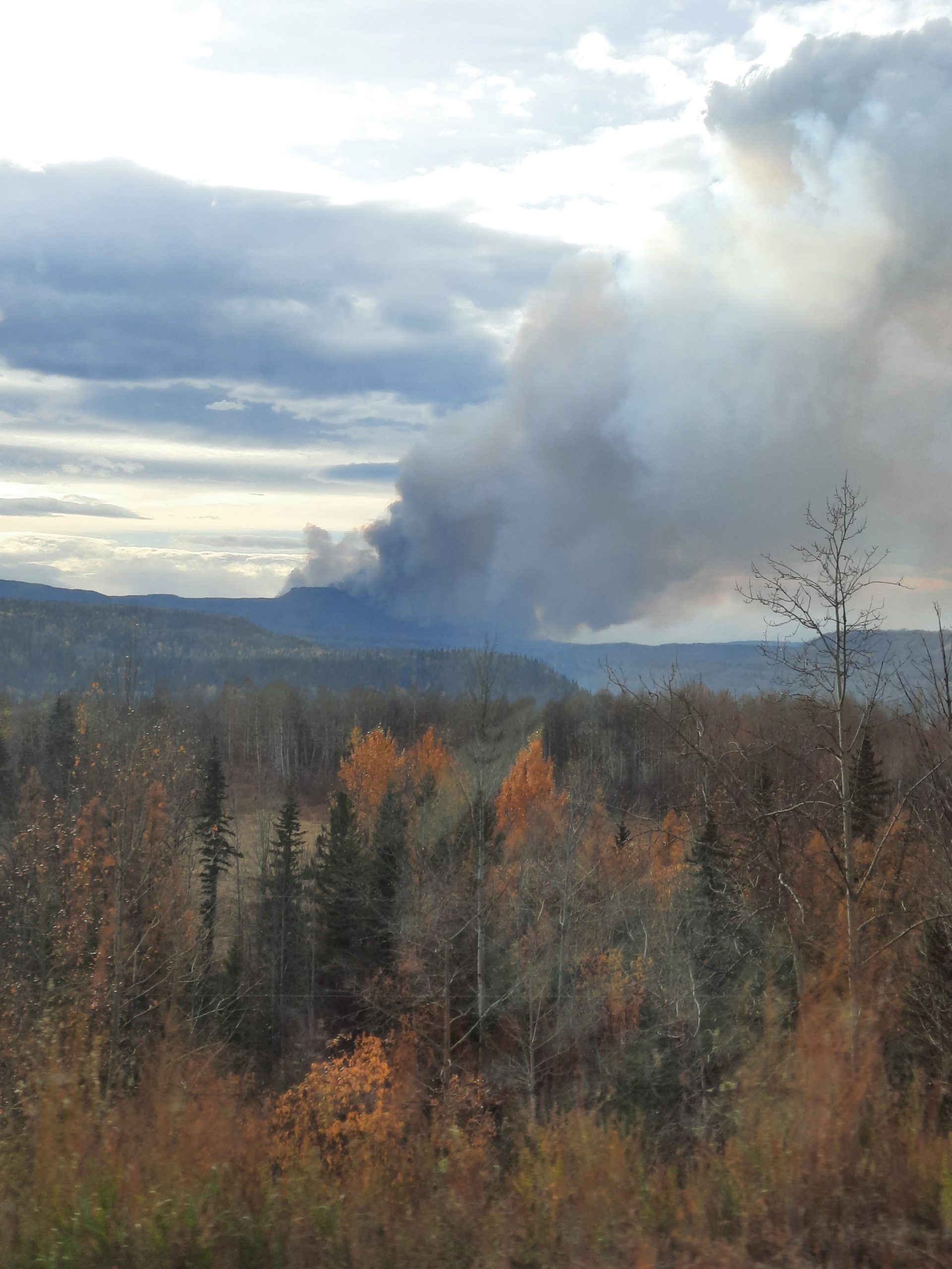 Late fall wildfire near Chetwynd caused by lightning strike - Canada Info