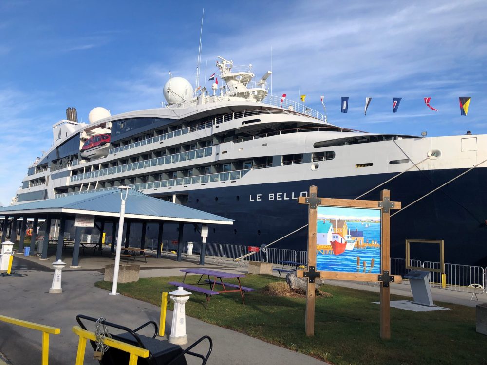 Un bateau de croisière d’une taille impressionnante fait escale à Midland - Canada Info